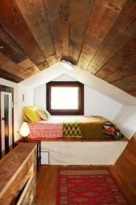 Decorating Attic Rooms: 6 Tips and 23 Beautiful Examples: L'Essenziale Home Designs