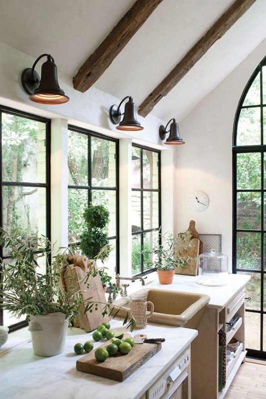How to Use Indoor Lighting to Bring Out the Best in Your House