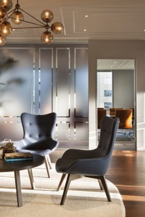 5 Key Steps To Decorate Your Lounge Suite | L'Essenziale