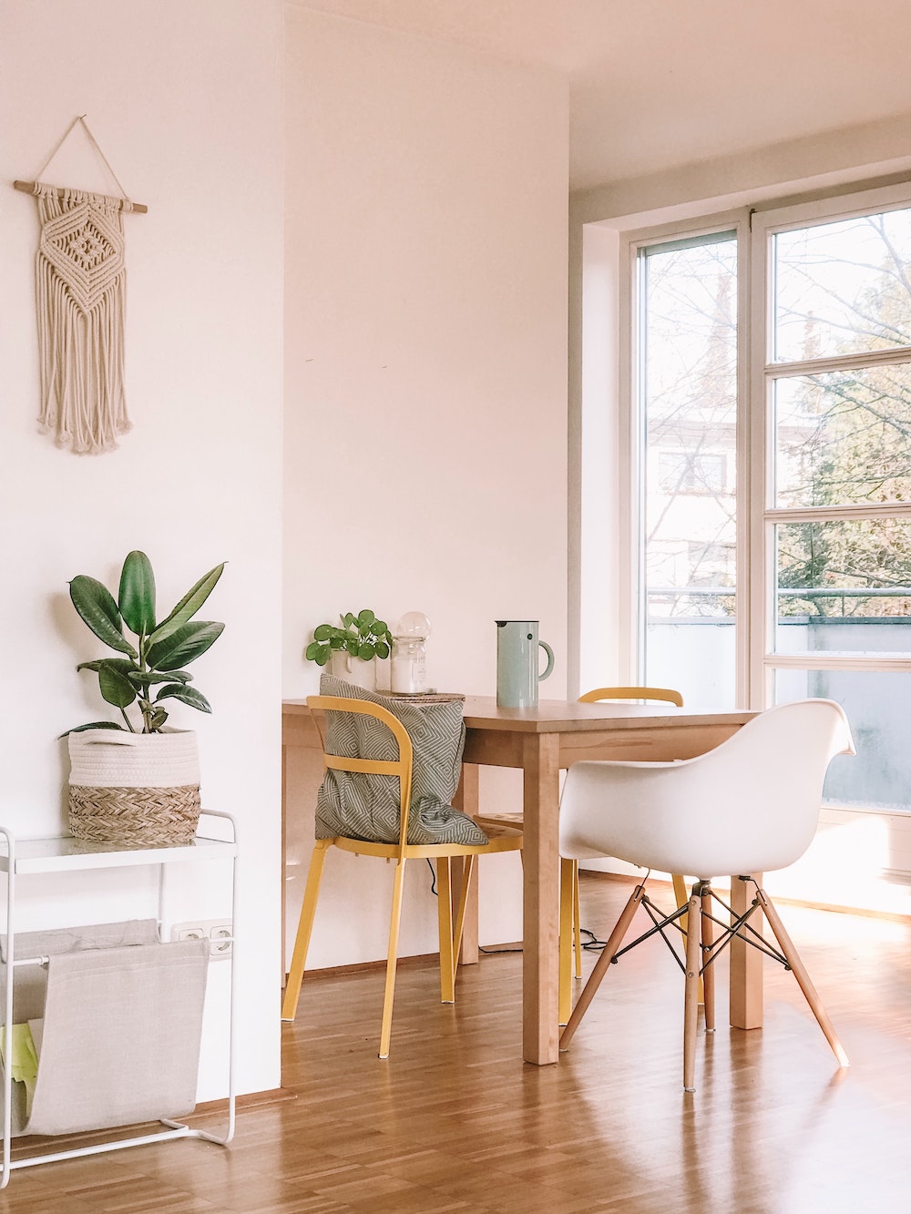 Interior Design By Zodiac Sign: Decorating for Aquarius | L'Essenziale